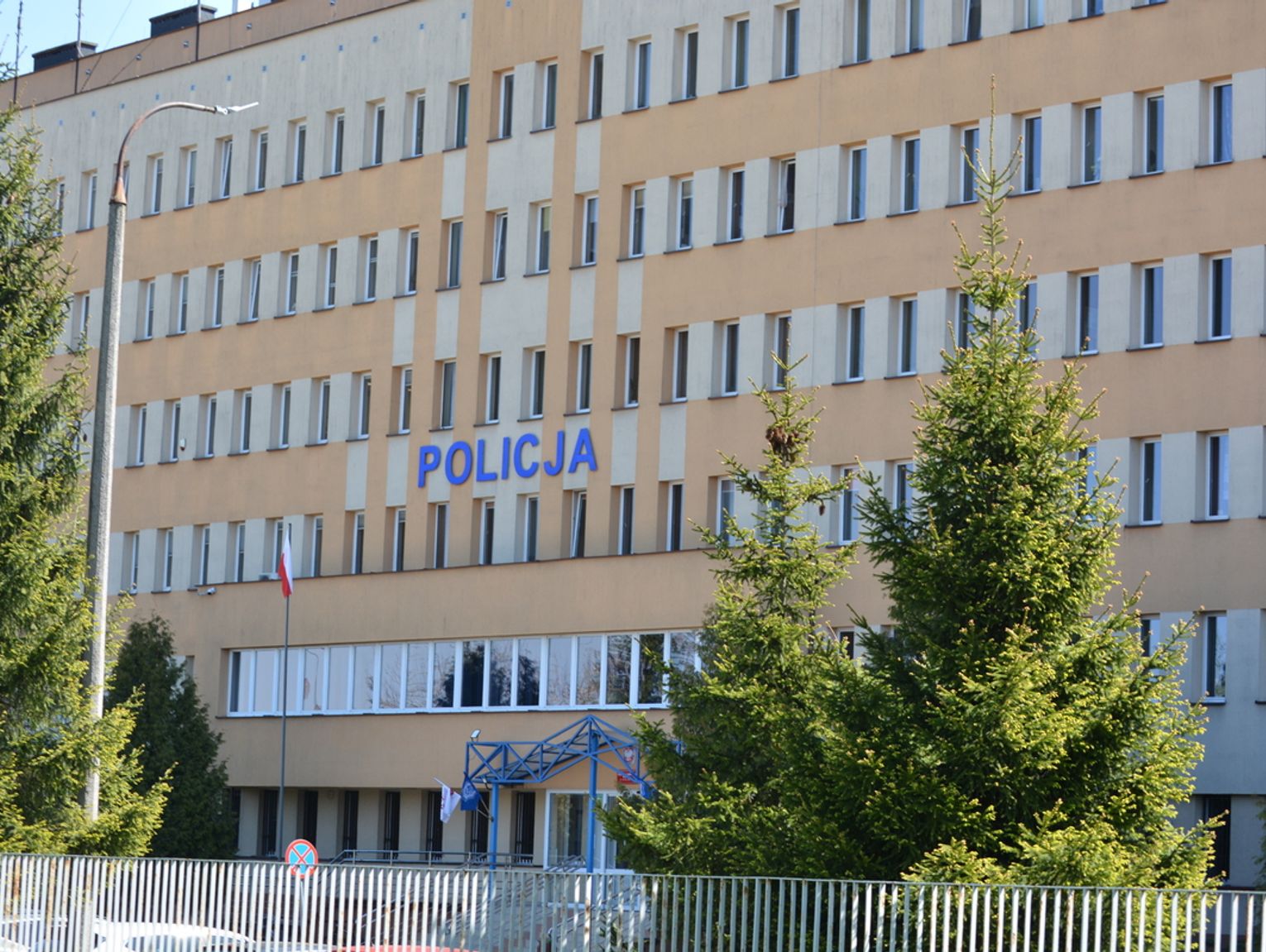 Nie płacił alimentów, na przesłuchanie przyszedł z narkotykami